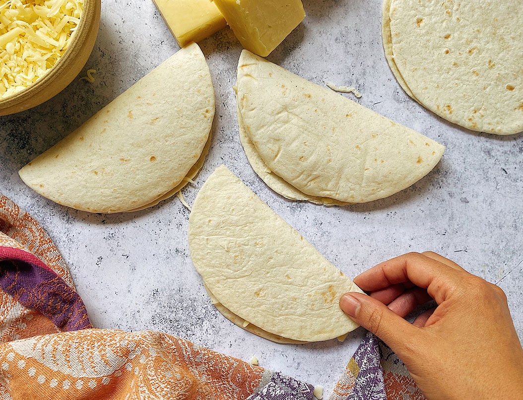 How To Make Quesadillas, Best Quesadilla Tips | Gran Luchito